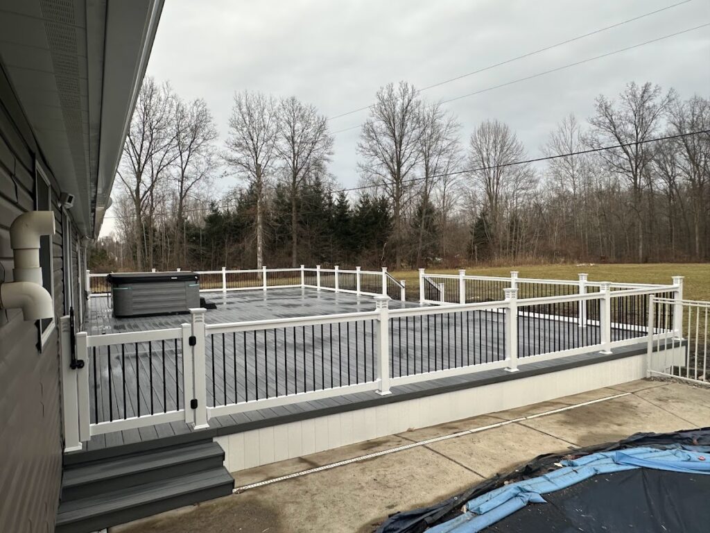 Vinyl Deck Gate Kit 3 Colors - The Deck Barn